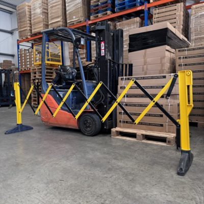 Flexible Expanding Gate Barrier | Crowd Control Barricades